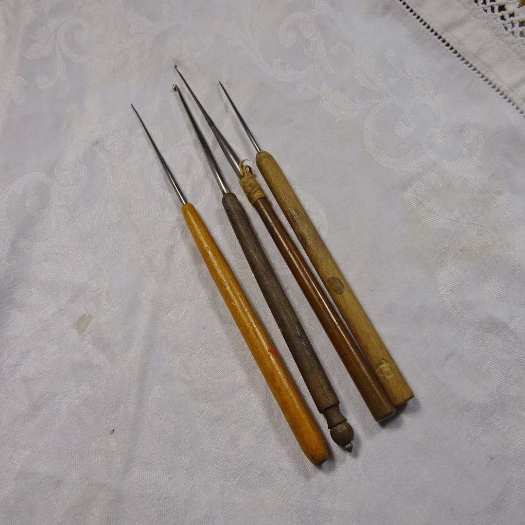 Four Vintage Wooden Handled Crochet Hooks or Lace Making Tools Vintage ...