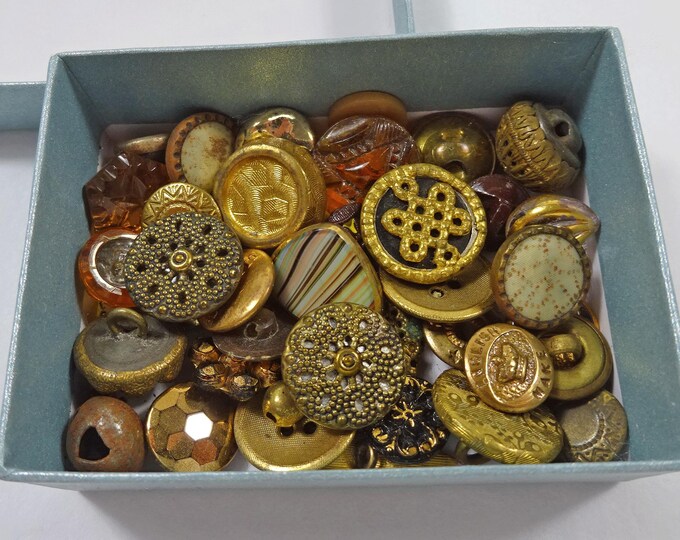Mini Box of Vintage/antique Small Buttons, Gold Tones, Gilt Metal Etc ...