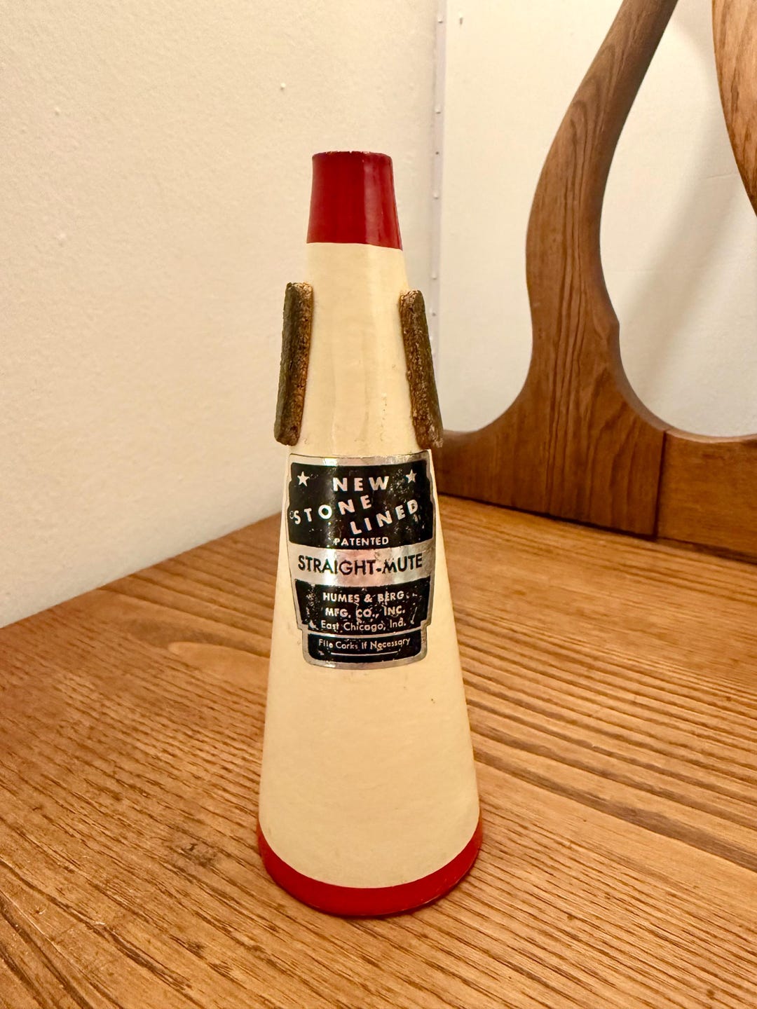 Vintage Humes & Berg Trumpet Mute – Red and White Stonelined Straight ...
