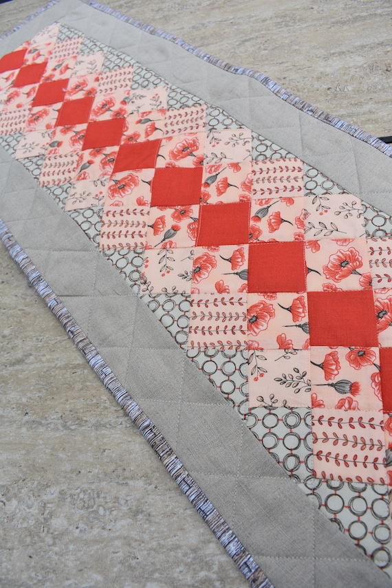 Quilted Table Runner Poppies | Etsy