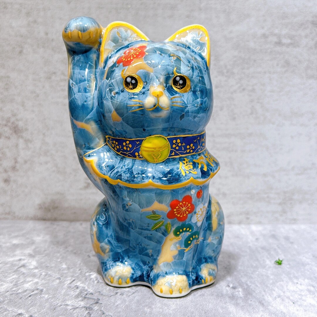 Kiyomizu-yaki Maneki Neko: Japanese Lucky Cat With Flower Crystal Gray ...
