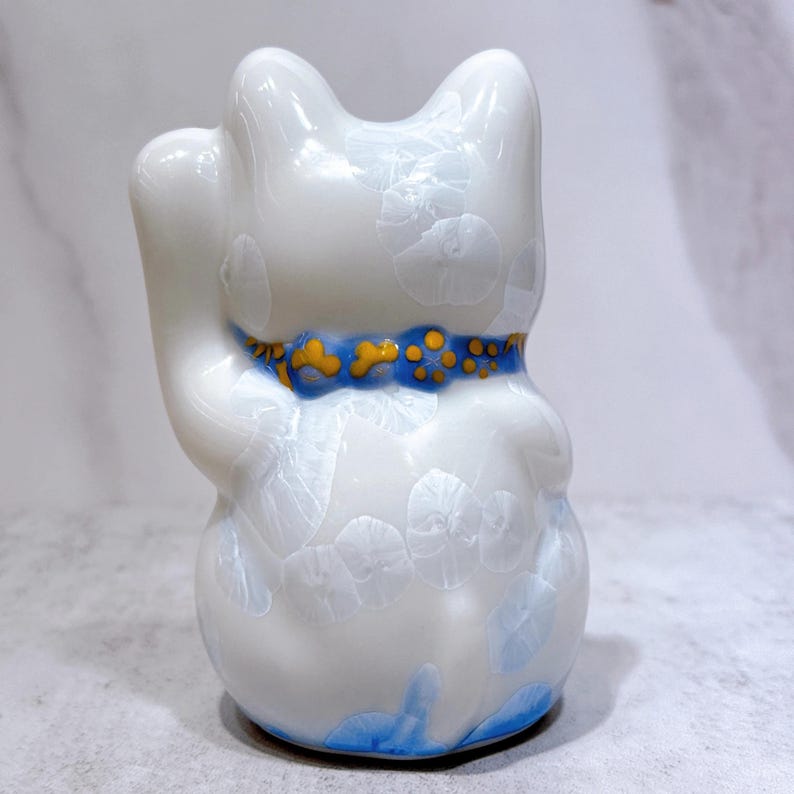 Kiyomizu-yaki Maneki Neko: Japanese Lucky Cat With Flower Crystal ...