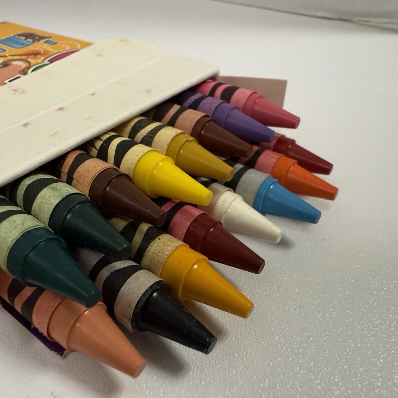 Vintage Crayola Color N Smell Crayons 16 Count 1997 Scented RARE NOS ...