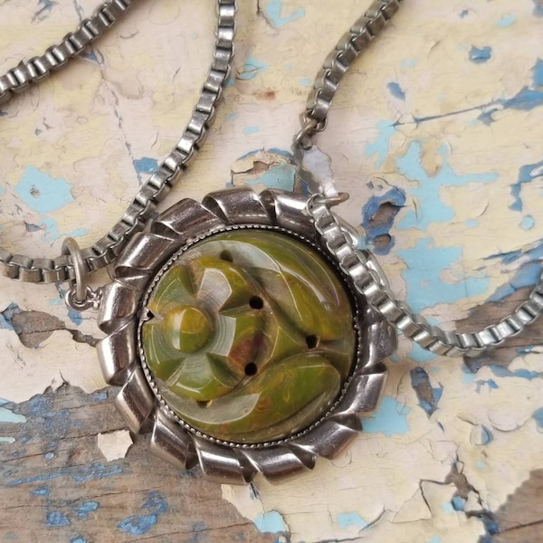 Bakelite Pendant - Etsy