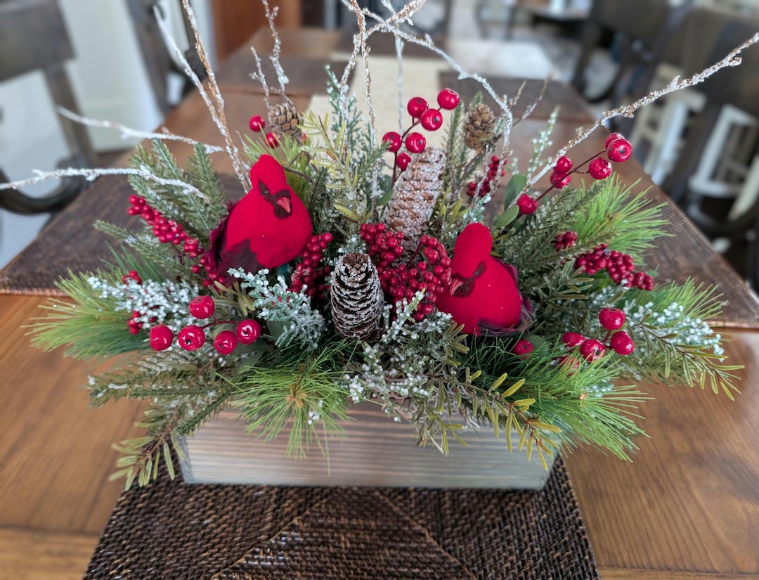 Christmas Table Arrangement, Crate Arrangement Christmas, Cardinal Red ...