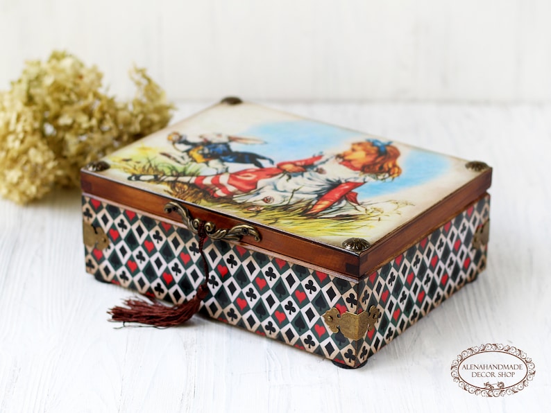 Alice's Adventures in Wonderland the White Rabbit Tea | Etsy