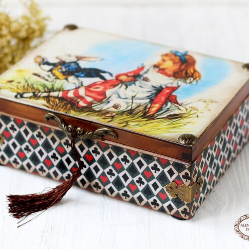 Alice's Adventures in Wonderland the White Rabbit Tea - Etsy