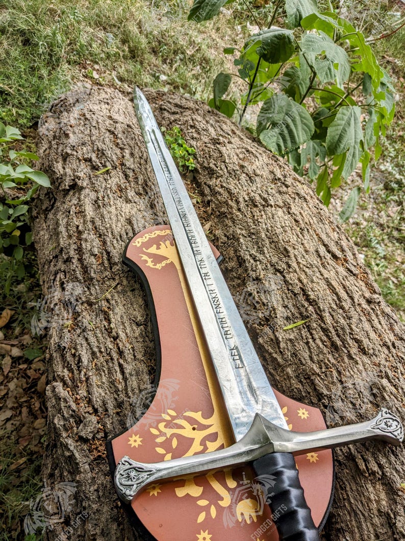 The King Aragorn Sword With Scabbard | Master Sword of Replica | Epic ...