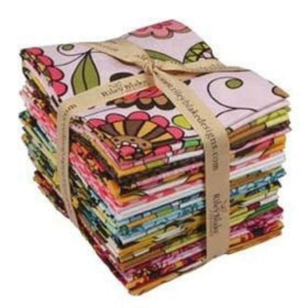 Lolas Posies Fat Quarter Bundle 22 par Lila Tueller Designs pour Riley ...