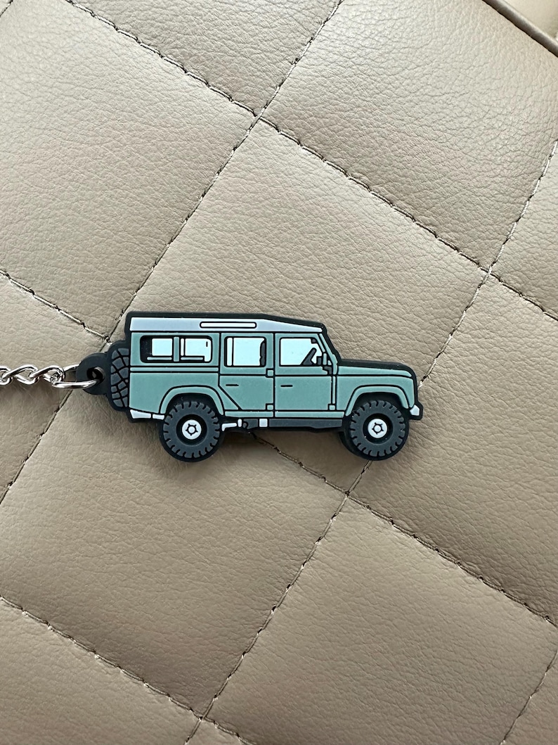 Classic Land Rover Defender 110 Station Wagon Keyring Keychain in ...