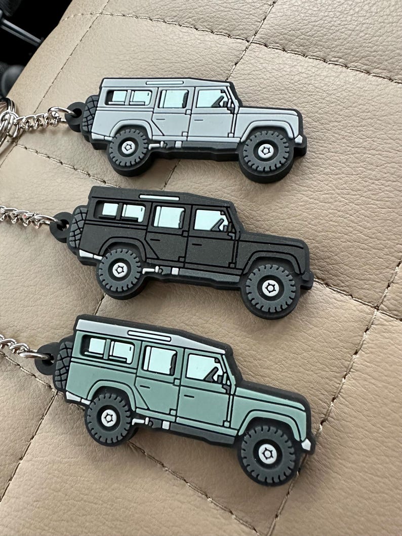 Classic Land Rover Defender 110 Station Wagon Keyring Keychain in Grey ...