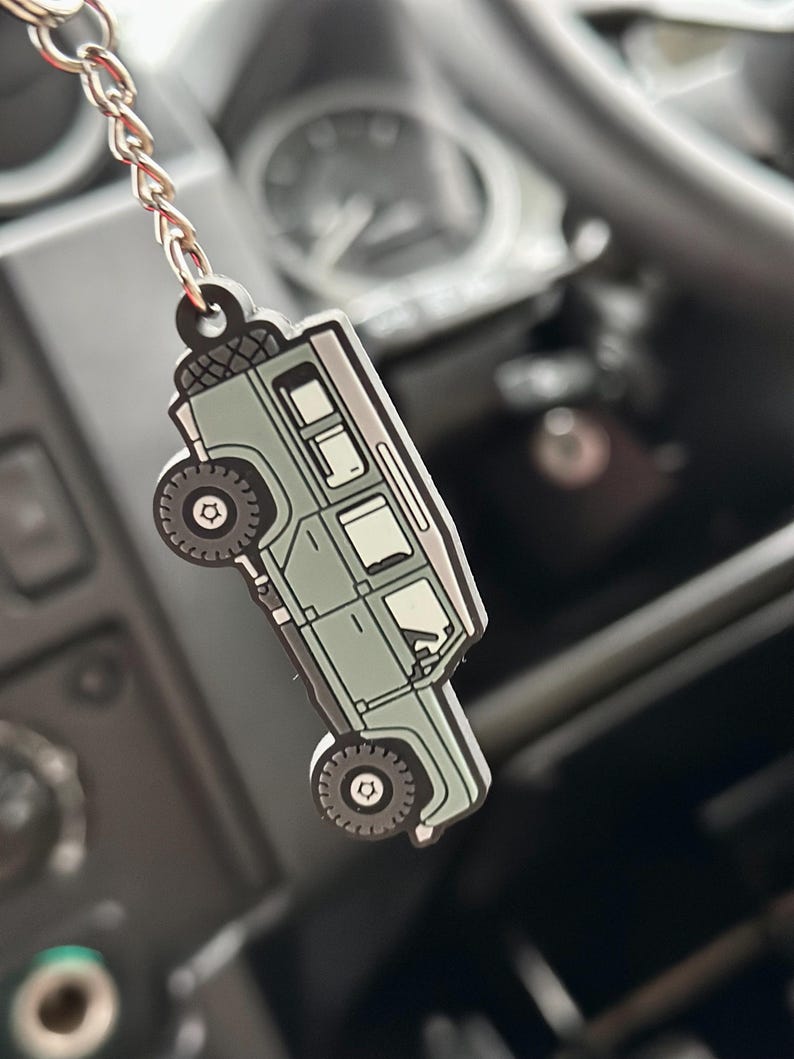Classic Land Rover Defender 110 Station Wagon Keyring Keychain in ...