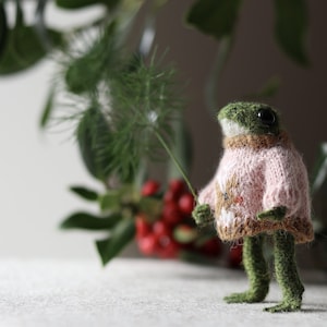 KNITTING PATTERN Frog's Deer Sweater - Etsy