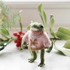 KNITTING PATTERN Frog's Deer Sweater - Etsy