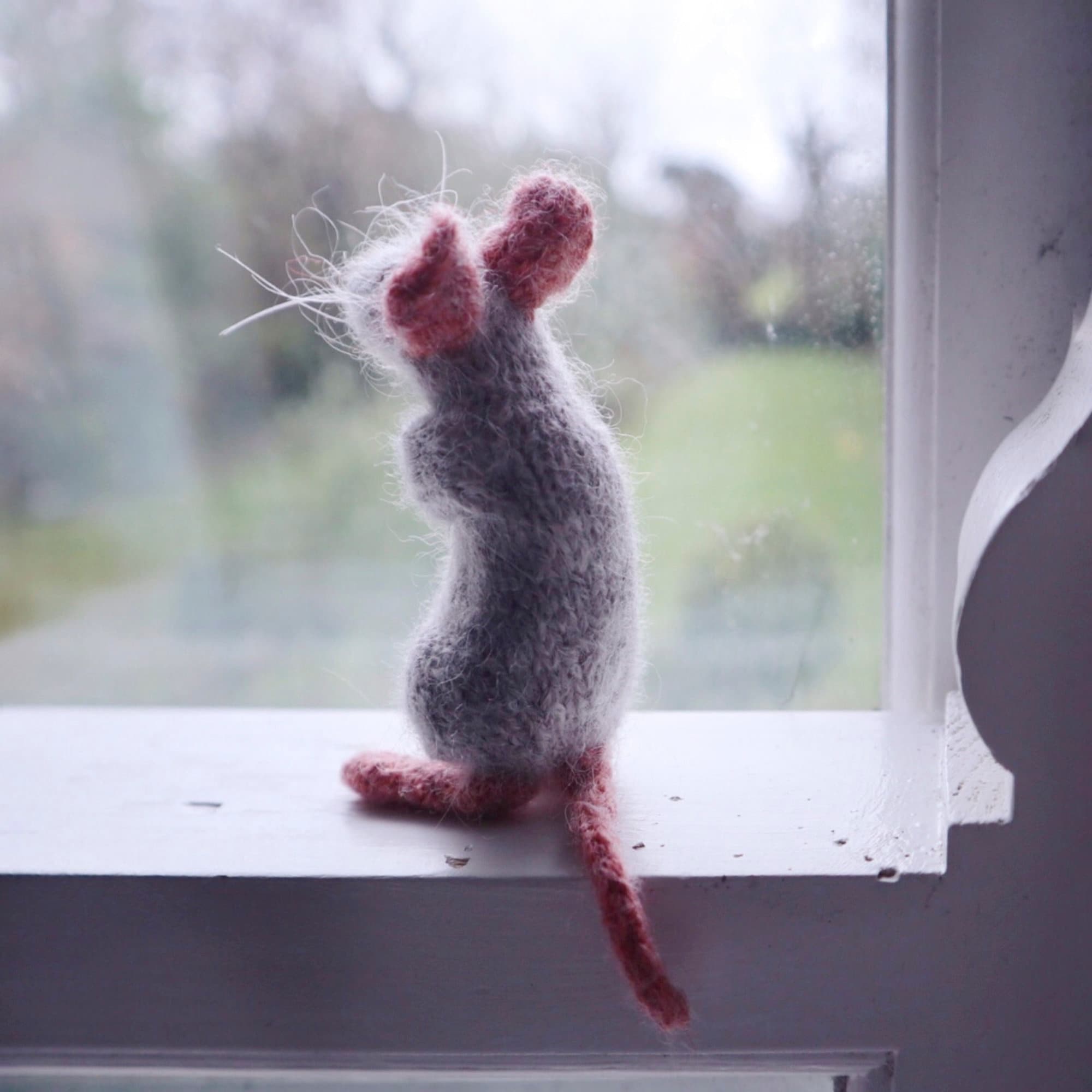 Mouse in a Sweater KNITTING PATTERN - Etsy UK