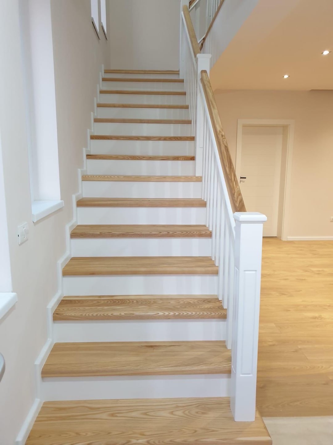 Solid Wood Stair Newel Posts – White Painted – Single or Set - Etsy