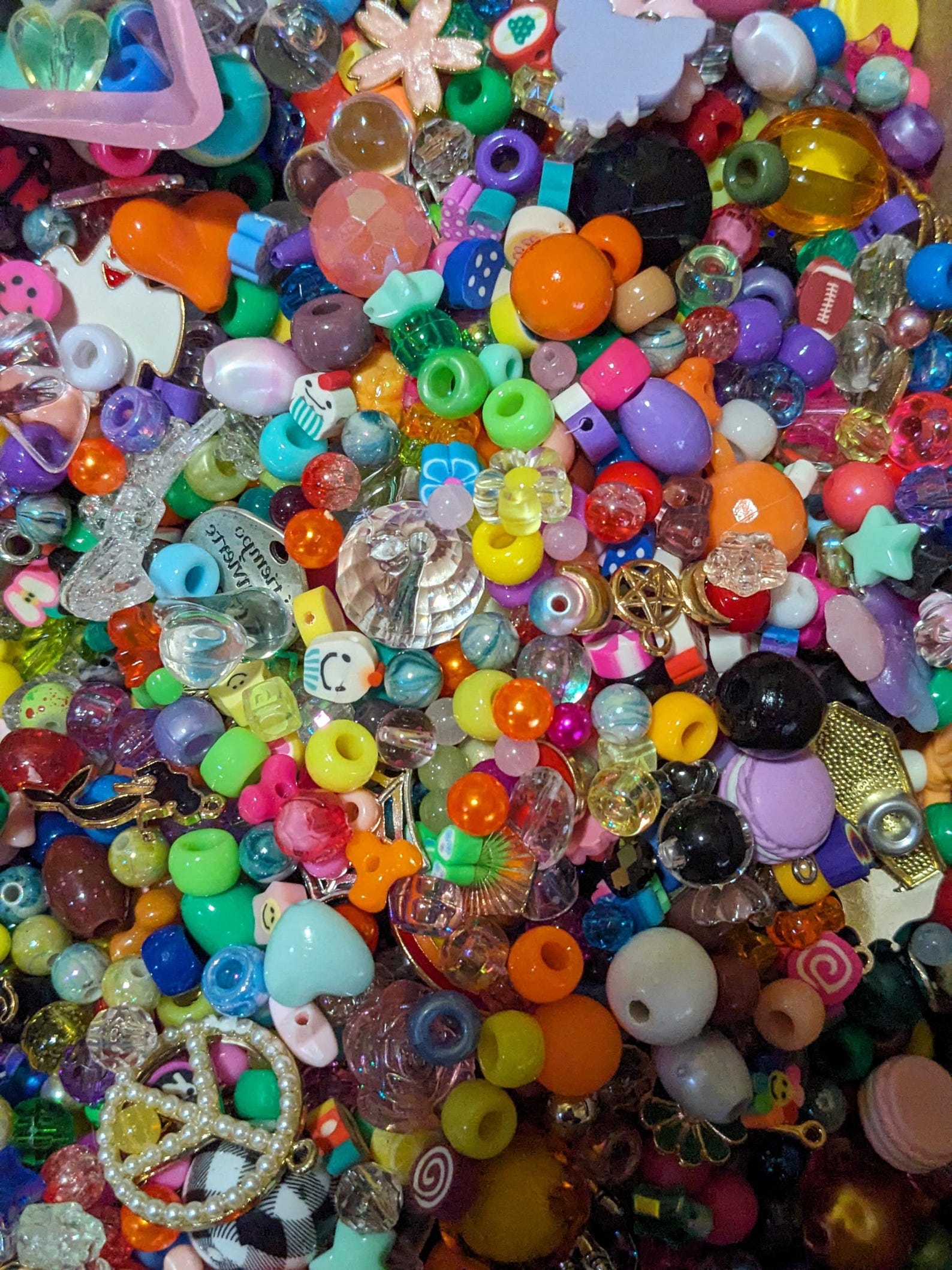 Bead Soup Mix – Jewelry Making Assortment, Pony Beads, Charms (8.6 Oz ...