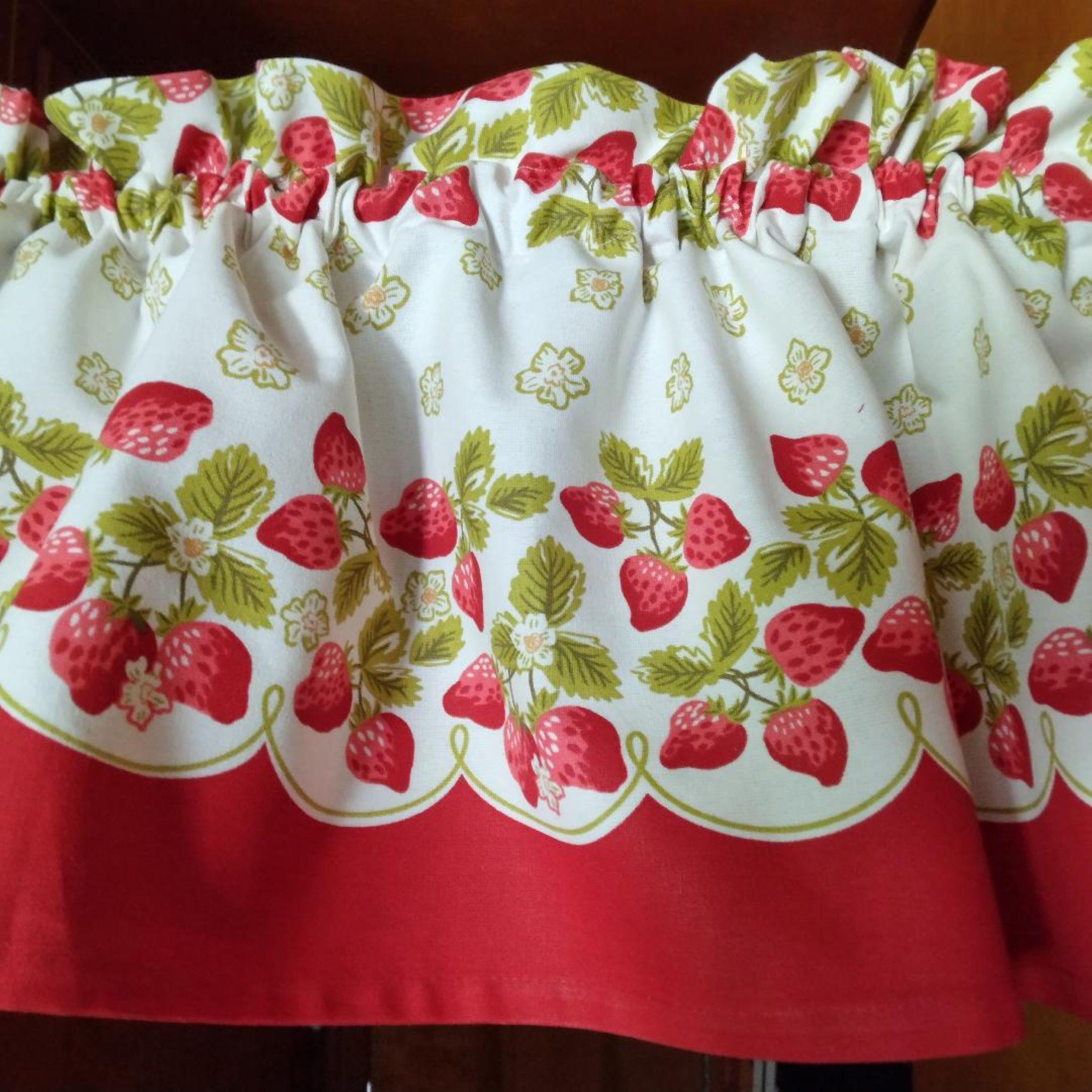 Valance STRAWBERRY Cottage Core Cotton 52 X 13 Retro KITCHEN 1940s ...