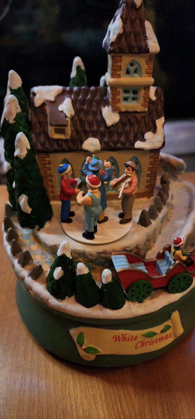 Vintage Matrix Industries Lighted Church Christmas Themed Music Box ...