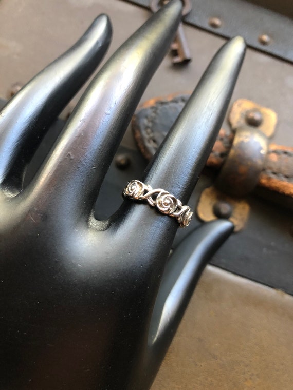 Genuine 925 Sterling Silver Roses Roses Ring In A Siz… - Gem