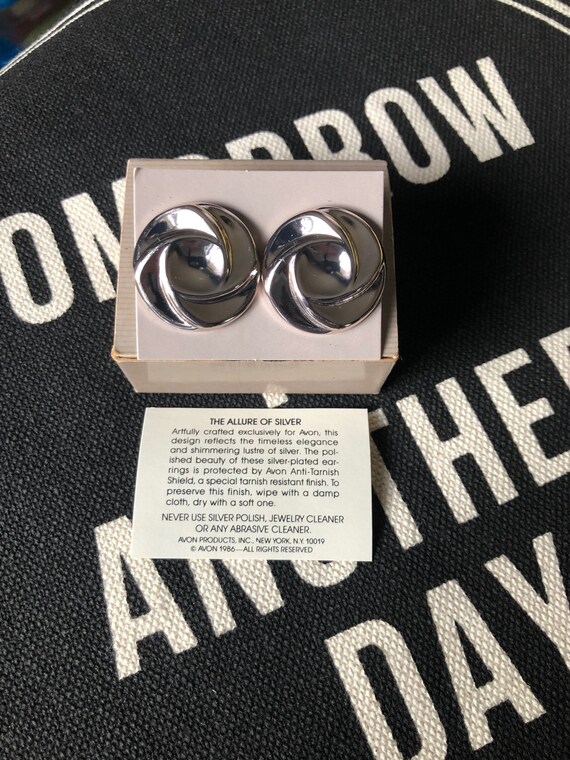 Vintage Avon Bold and Classy Silver Plated Opulent Sw… - Gem
