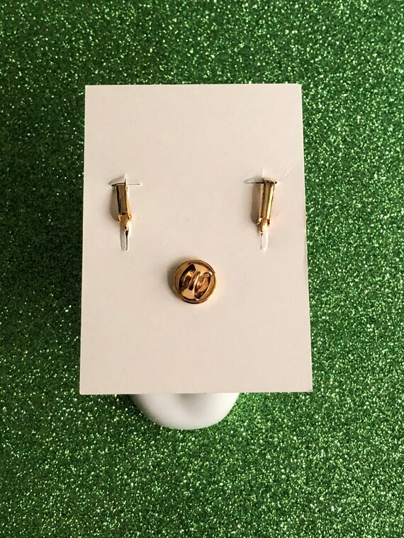 Never Worn Vintage AVON Joy Pin and Holly Earrings Bu… - Gem