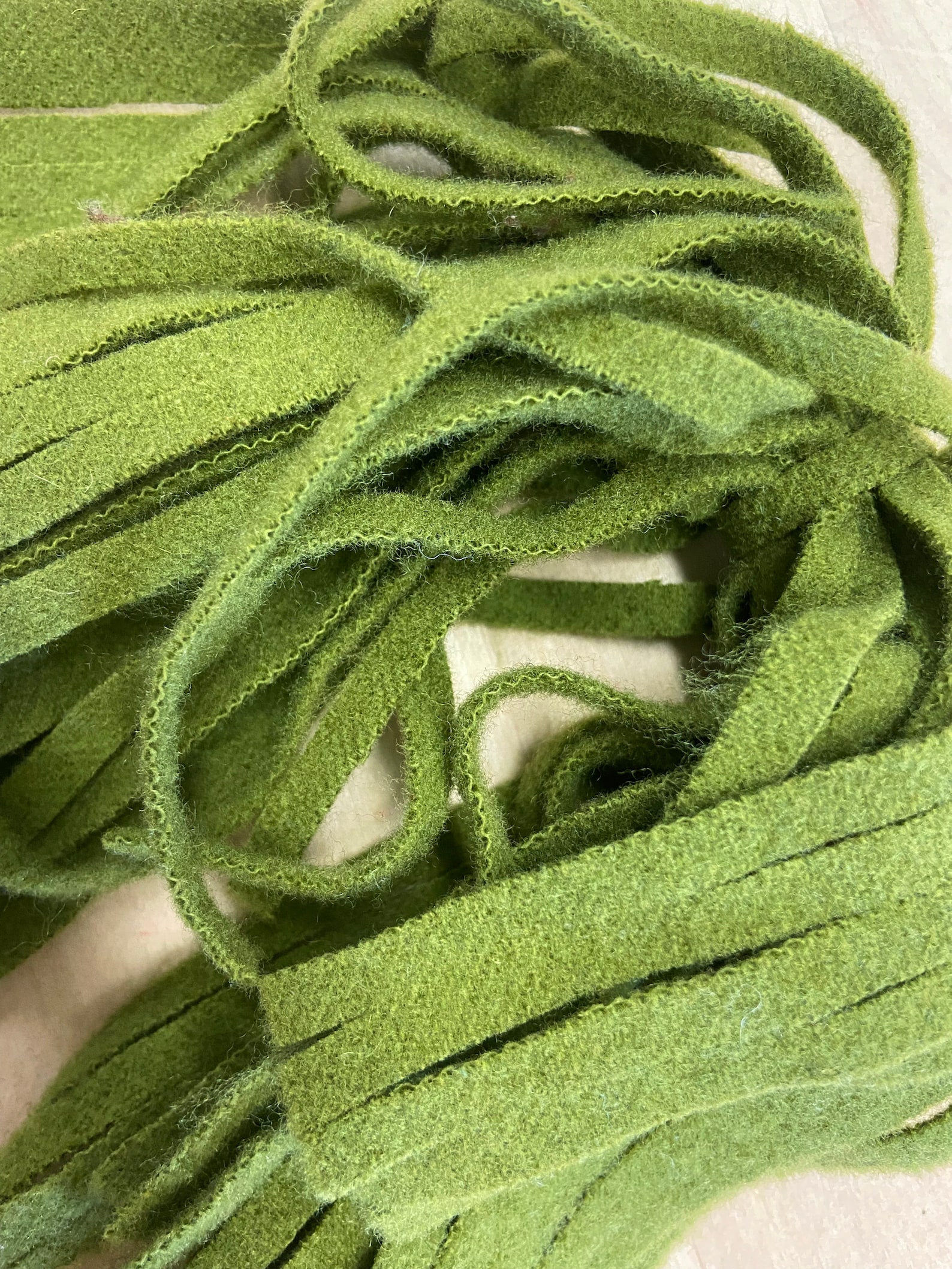 Rug Hooking Wool Strips or Swatch Medium Green 100% Wool 8 | Etsy