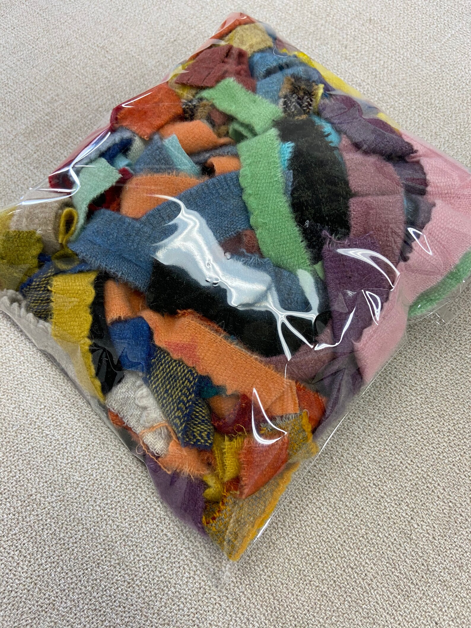 Wool Selvedge Remnants - 16oz Bag of 100% Wool Scraps for Crafting and ...