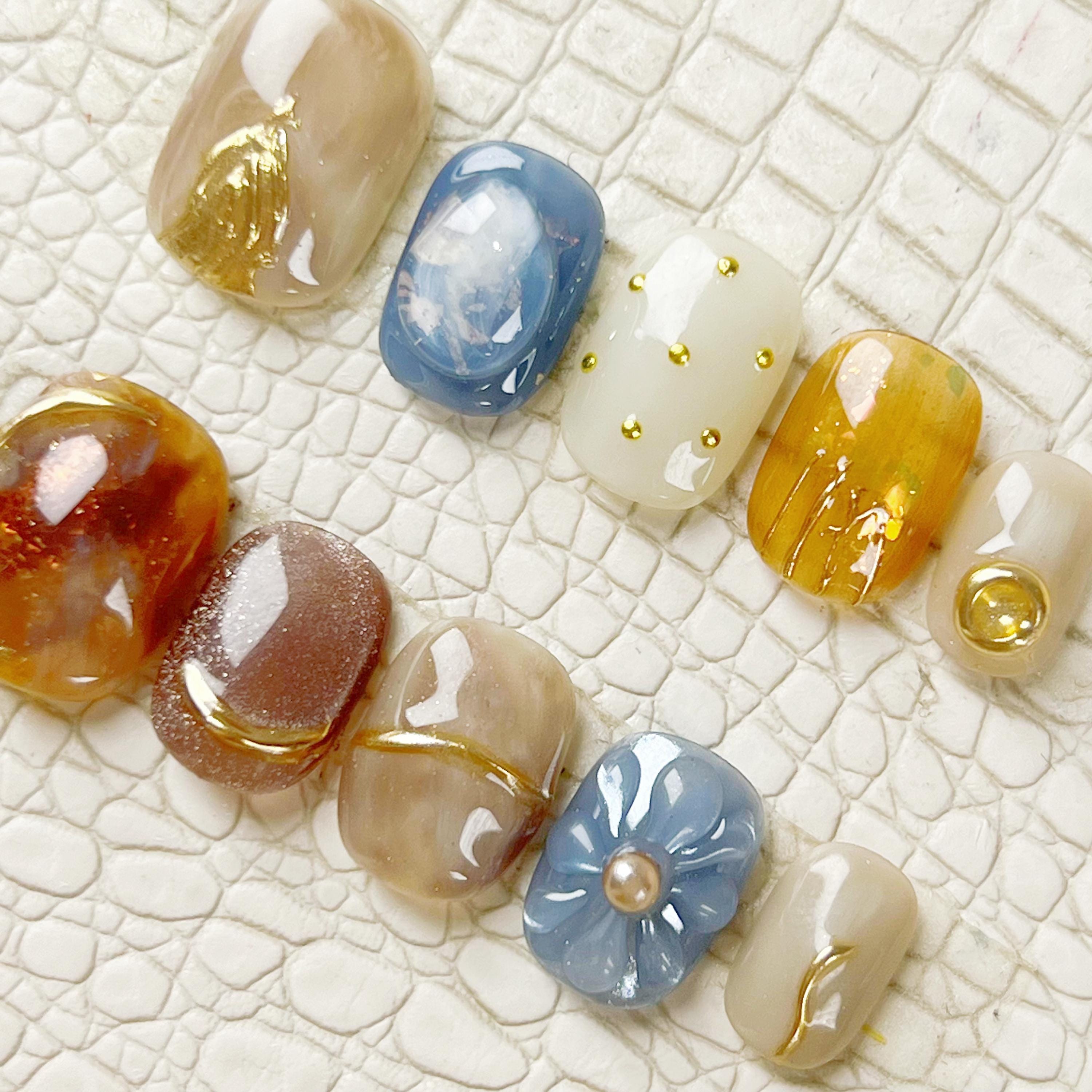 Refined Short Square Press on Nails in Gradient Blue With Pearl Center ...