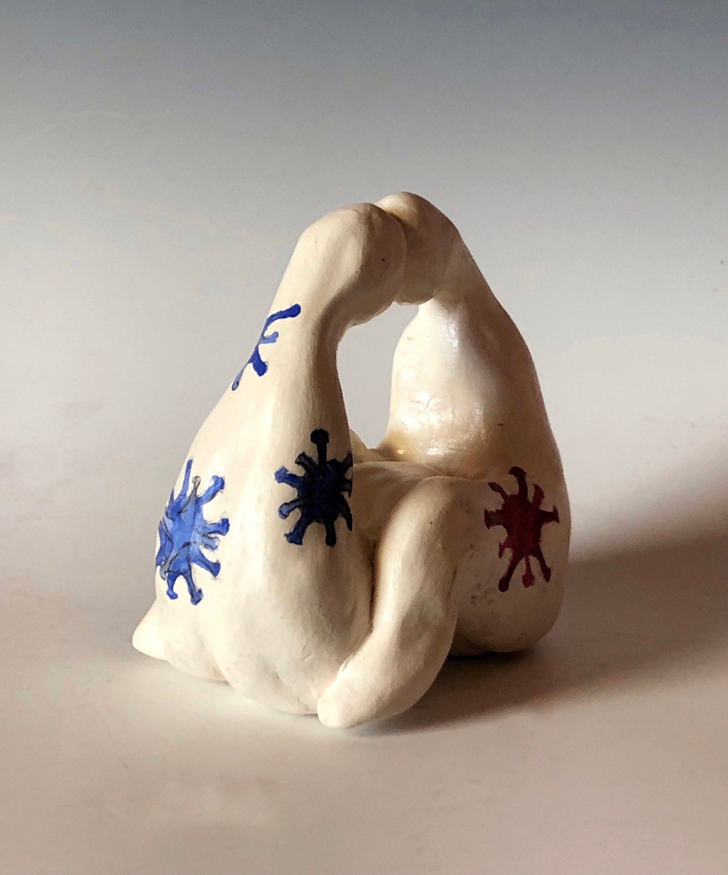 Small ceramic sculpture entwined bodies “The Caretakers” - Etsy.de
