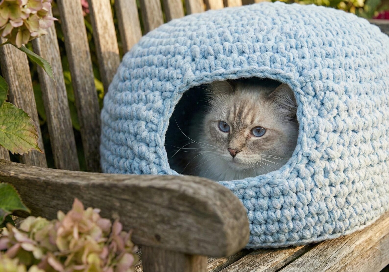 Crochet Cat Cave Pattern : Chunky Yarn Pet Modern Caty House Striped ...