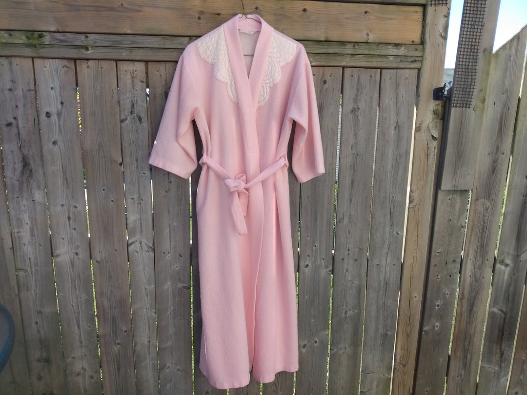 Vintage Pink Robe Housecoat Wrap 41 Bust Fuzzy Soft - Etsy