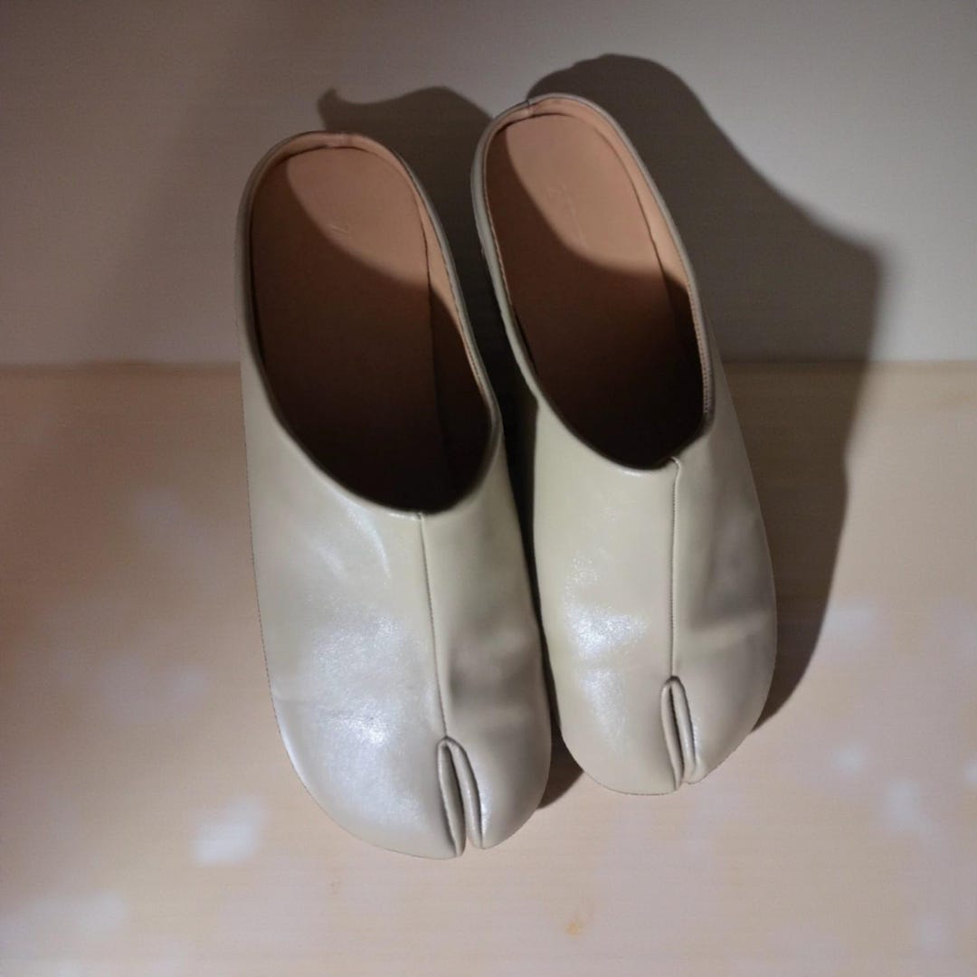 Tabi Mules | Japanese Split-toe Slip-on Flats | Soft Minimalist ...