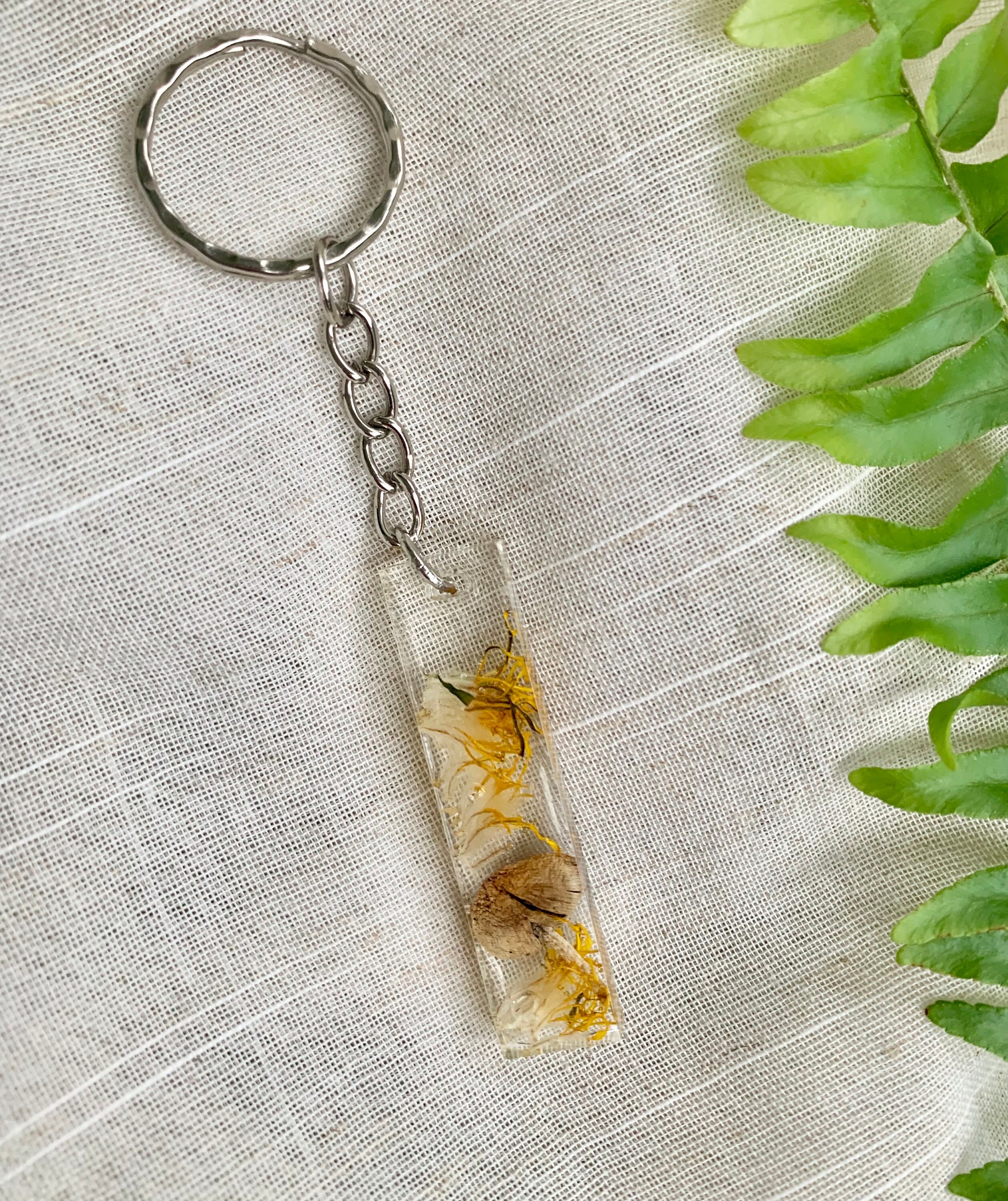 Mushroom Dandelion Resin Keychain, Real Dried Mushroom, Pressed Flowers ...