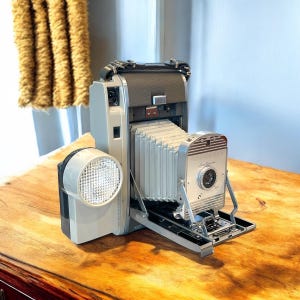 Vintage Polaroid Camera - Polaroid Model 800 Land Camera Outfit ...