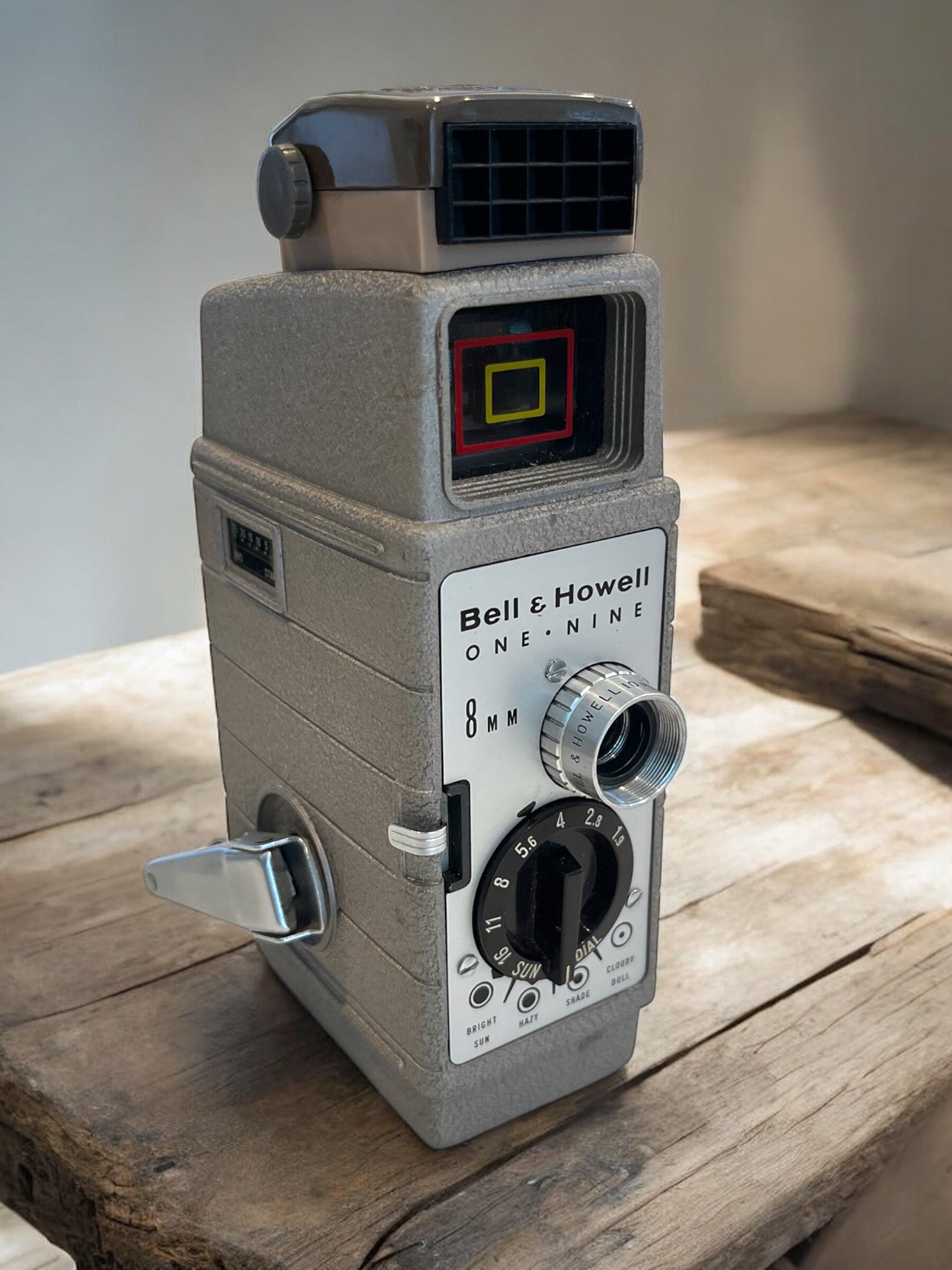 Vintage 8MM Film Movie Camera - Vintage Bell & Howell 8MM Movie Camera ...