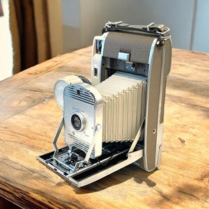 Vintage Polaroid Camera - Polaroid Model 800 Land Camera Outfit ...