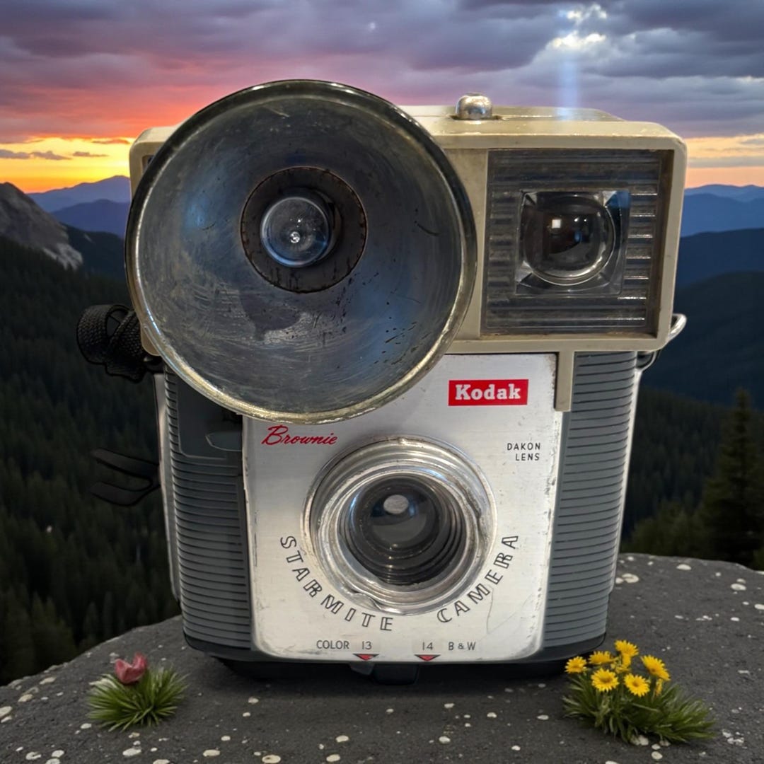 Vintage Film Camera -very Cool Vintage Kodak Brownie Starmite Model 127 ...