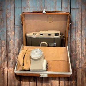 Vintage Polaroid Camera - Polaroid Model 800 Land Camera Outfit ...
