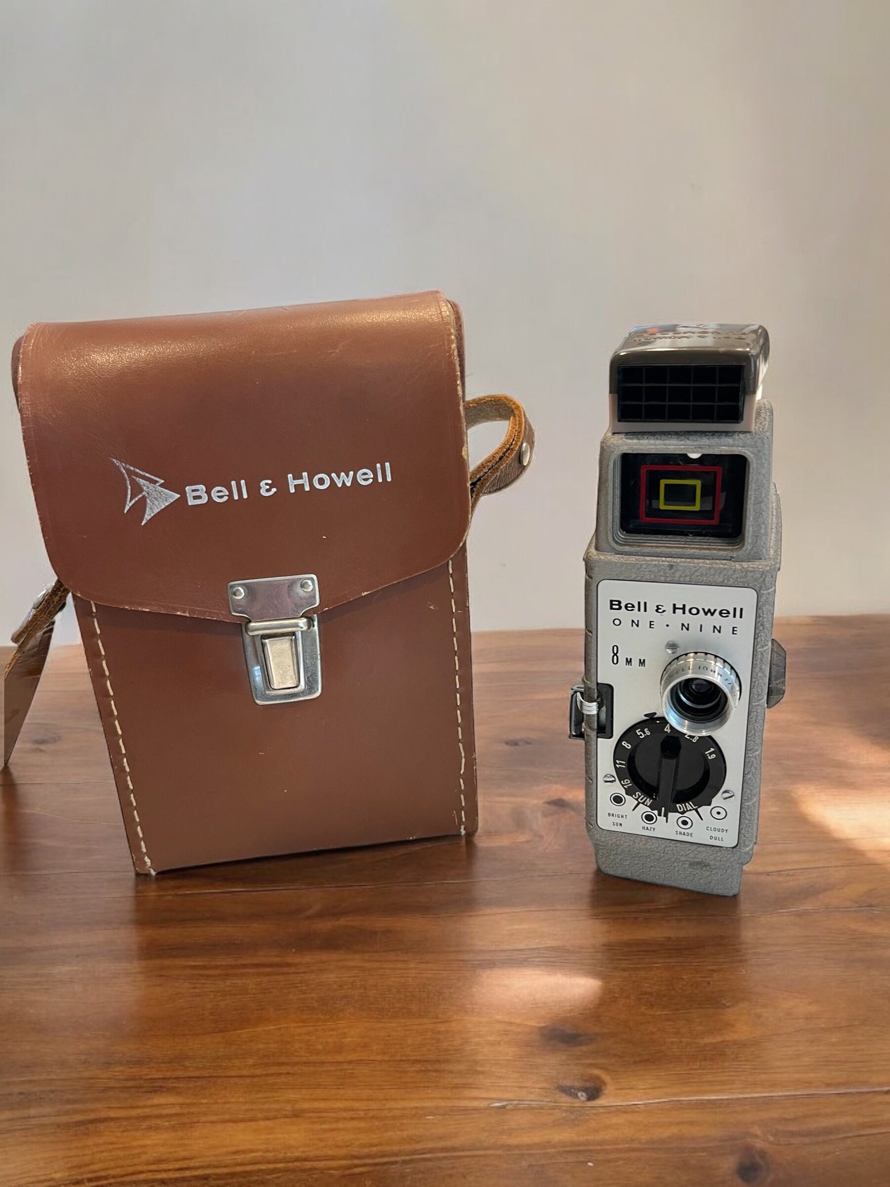 Vintage 8MM Film Movie Camera - Vintage Bell & Howell 8MM Movie Camera ...