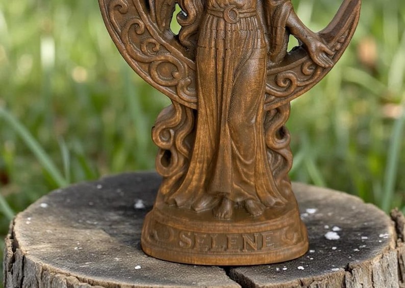 Moon Goddess, Luna Norse Goddess, Wicca Altar, Selene Altar, Luna Altar ...