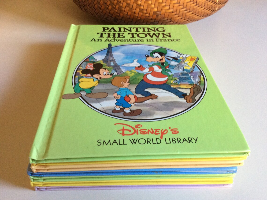 Disneys Small World Library Book Set of 6 one Free - Etsy France