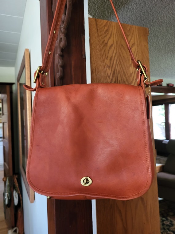 1970s beautiful vintage coach - Gem
