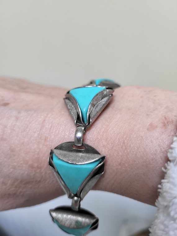 1950s Triangle Retro Turquoise blue and Silverstone C… - Gem