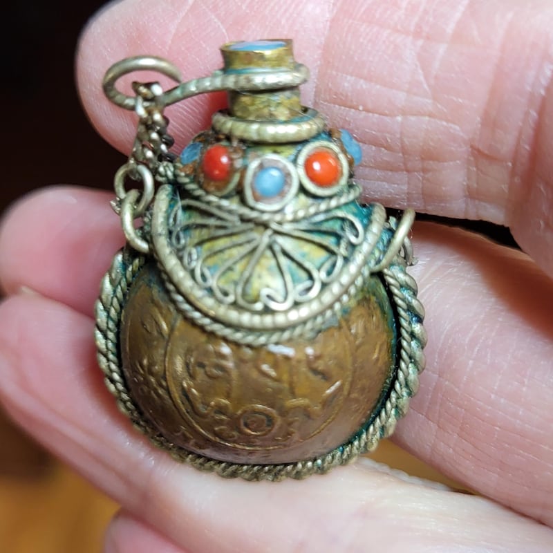 Snuff Bottle Necklace - Etsy