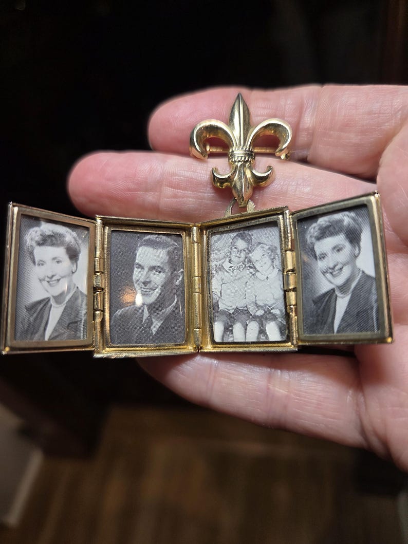 Coro Pegasus Folding Picture Locket 4 Photos Fleur De Lis Brooch Locket ...
