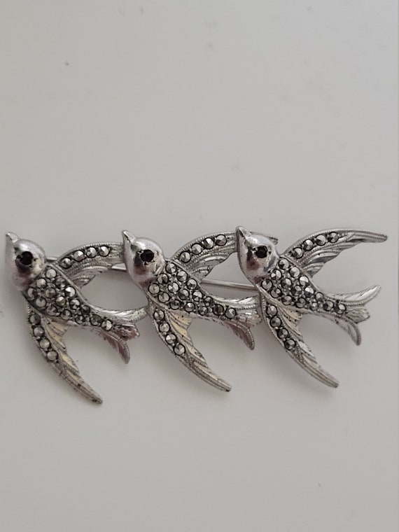 vintage swallow bird brooch - Gem