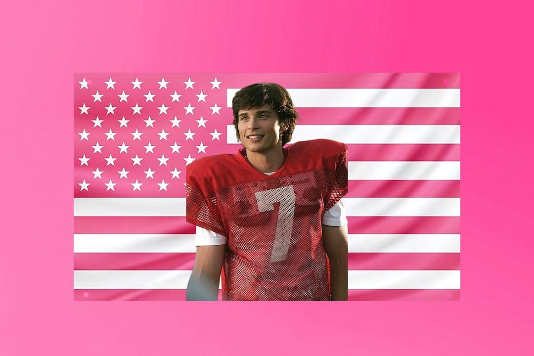 High School Quarterback Tom Welling Flag Tapestry – Retro American Flag ...