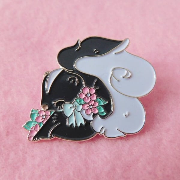 Skunk Pin - Etsy
