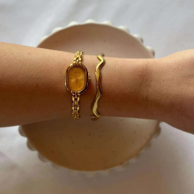 Women Old Money Vintage Style Gold Tone Bracelet Watch | Dainty Watch ...